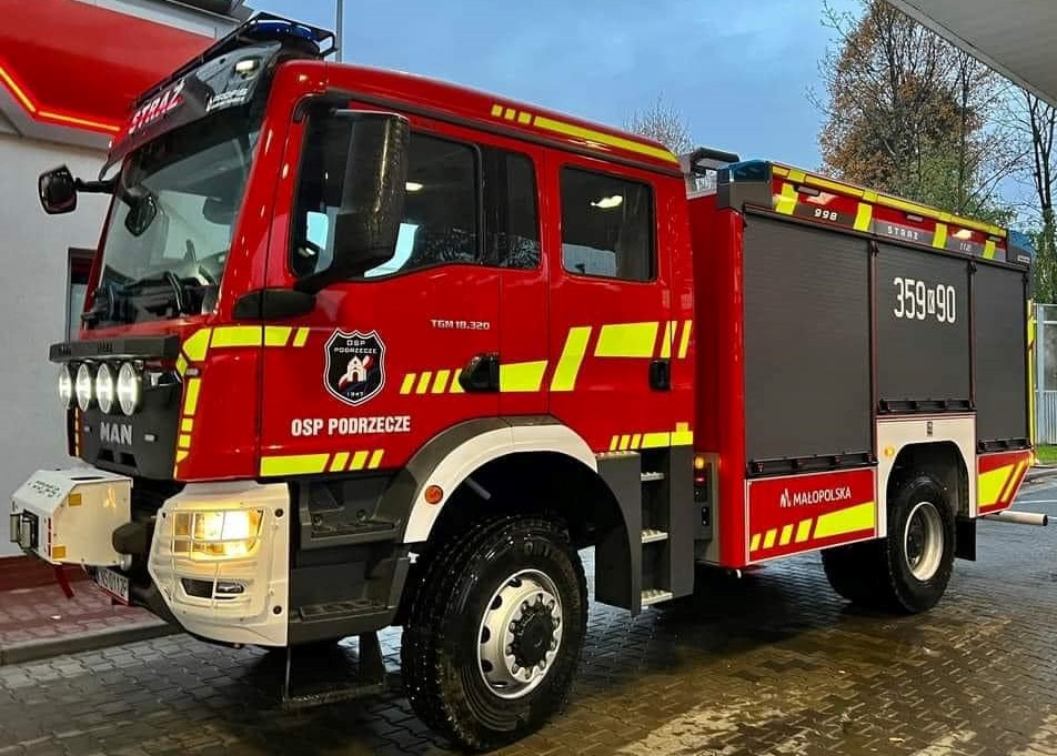 OSP Podrzecze ma nowy wóz bojowy. Strażacy OSP przygotowali fetę na ...